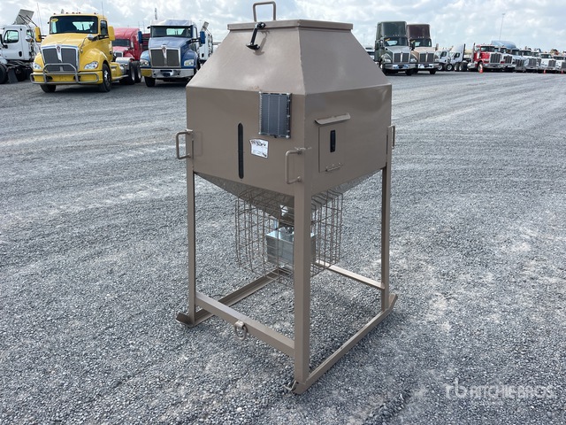 Big Daddy Feeders 700 LB Solar Deer Feeder w/ Timer (Unused) | Ritchie ...