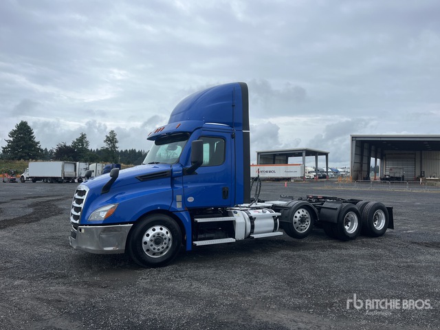 2020 Freightliner Cascadia 126 8x4 Tri/A Day Cab Truck Tractor ...