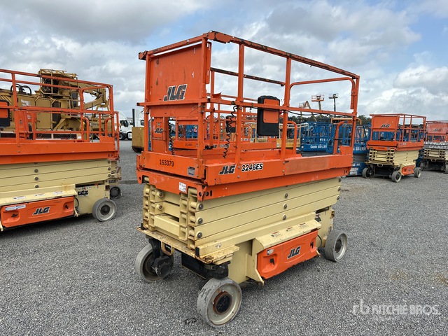 2017 JLG 3246ES Electric Scissor Lift | Ritchie Bros. Auctioneers