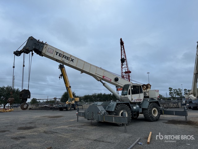 Terex RT665 65 ton 4x4x4 Grue tout terrain | Ritchie Bros. Auctioneers
