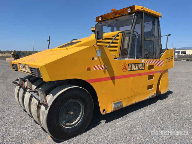 2009 Multipac YL25C 9 Wheel Pneumatic Roller | Ritchie Bros. Auctioneers