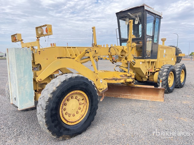 1985 Mitsubishi MG400 Motor Grader | Ritchie Bros. Auctioneers