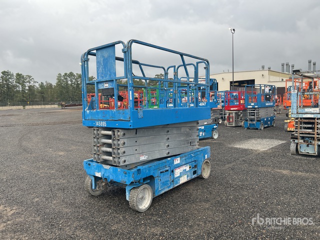 2015 Genie GS-3246 4x4 Electric Scissor Lift | Ritchie Bros. Auctioneers