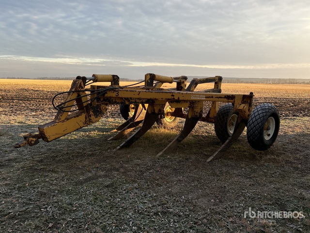 Kello-Bilt 5000 13 ft 5 Shank Subsoiler | Ritchie Bros. Auctioneers