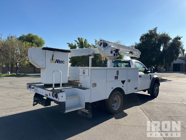 2019 Altec AT40G 40 ft on 2019 Ford F-550 4x4 Bucket Truck in Bakersfield, California, United ...