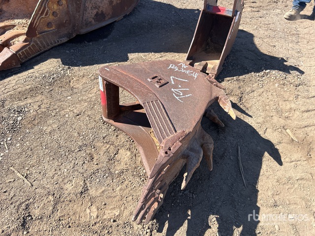 16 in Ripper Backhoe Rear Bucket | Ritchie Bros. Auctioneers