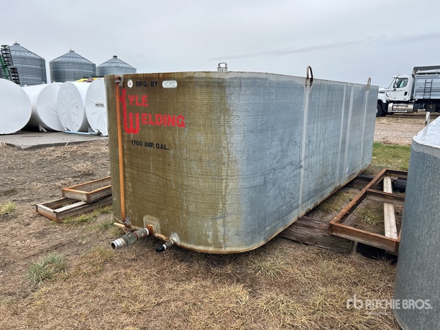 Kyle Welding 1700 gal Galvanized Water Tank | Ritchie Bros. Auctioneers