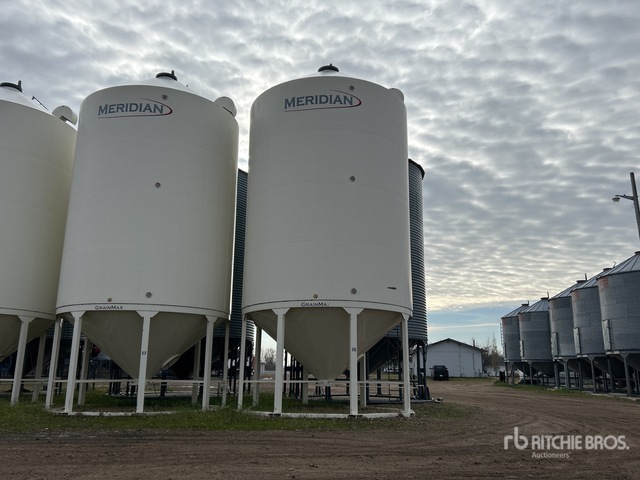 2015 Meridian GrainMax GM4000 +/- 4000 bu Smooth Wall Hopper Grain Bin ...