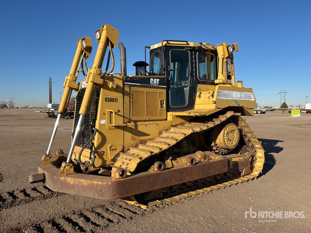 2006 Cat D7R XR Crawler Dozer | Ritchie Bros. Auctioneers