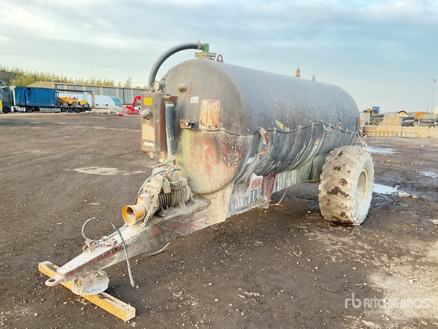 2000 Marshall 1500 Slurry Vac Tanker Trailer | Ritchie Bros. Auctioneers