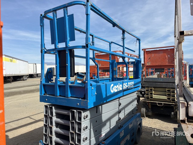 2017 Genie GS-3232 Electric Scissor Lift | Ritchie Bros. Auctioneers