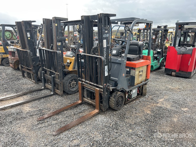 2011 Toyota 7FBCU18 2900 lb Electric Forklift | Ritchie Bros. Auctioneers