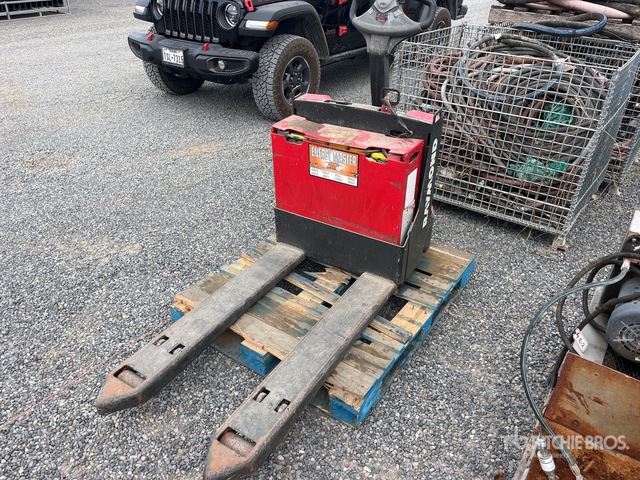 Raymond 8210 4500 lb Electric Pallet Jack | Ritchie Bros. Auctioneers