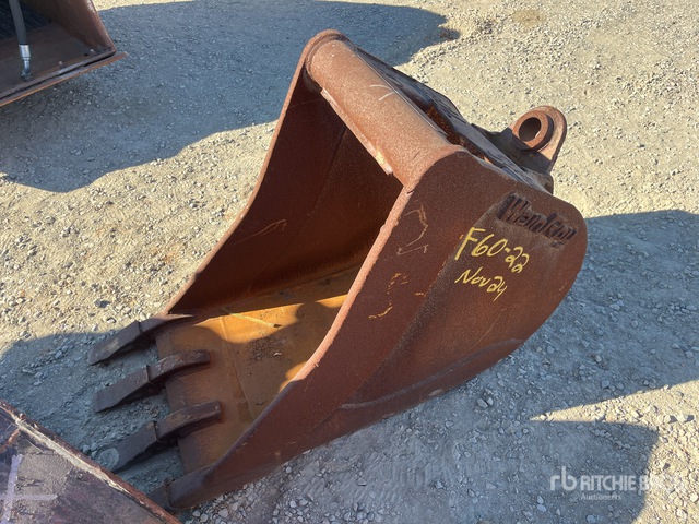 Wain-Roy 22 in Q/C Backhoe Rear Bucket | Ritchie Bros. Auctioneers