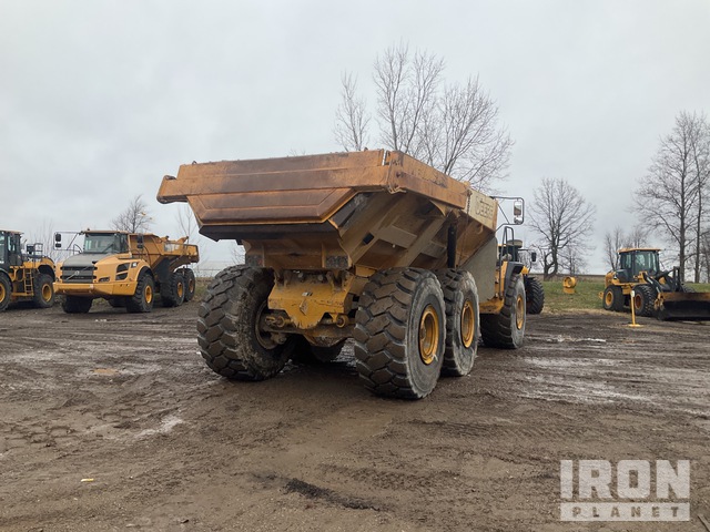 2008 John Deere 400D Articulated Dump Truck in Lansing, Michigan ...
