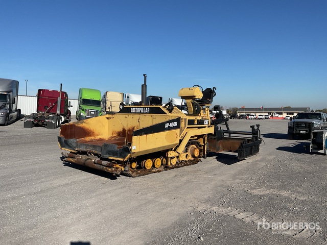 2001 Cat AP-650B Track Asphalt Paver | Ritchie Bros. Auctioneers