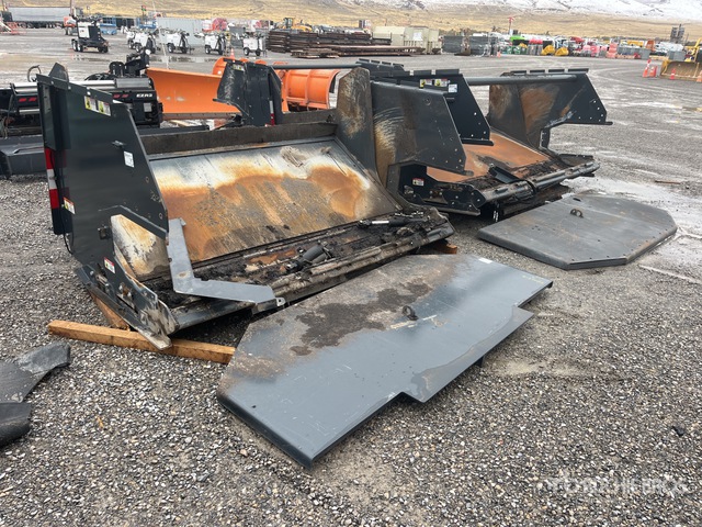 Quantity of (2) Roadtec SB-3000 Shuttle Buggy Pickup Heads with Parts を ...