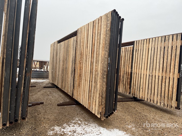 Quantity of (5) 24 ft x 8 ft Clôture anti-vent | Ritchie Bros. Auctioneers