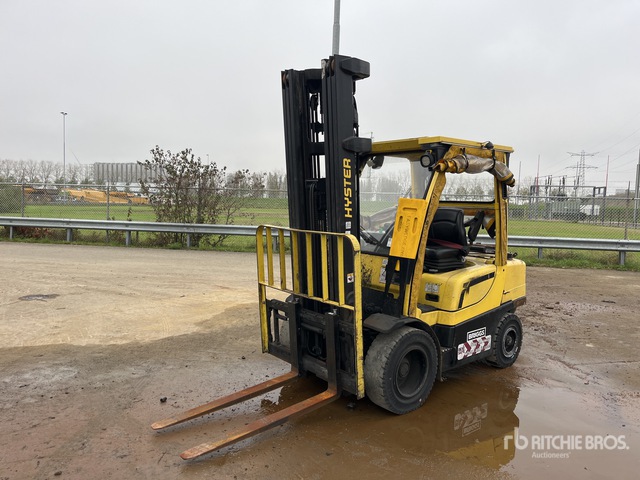 2014 Hyster H3.0FT 2490 kg Pneumatic Tire Forklift | Ritchie Bros ...