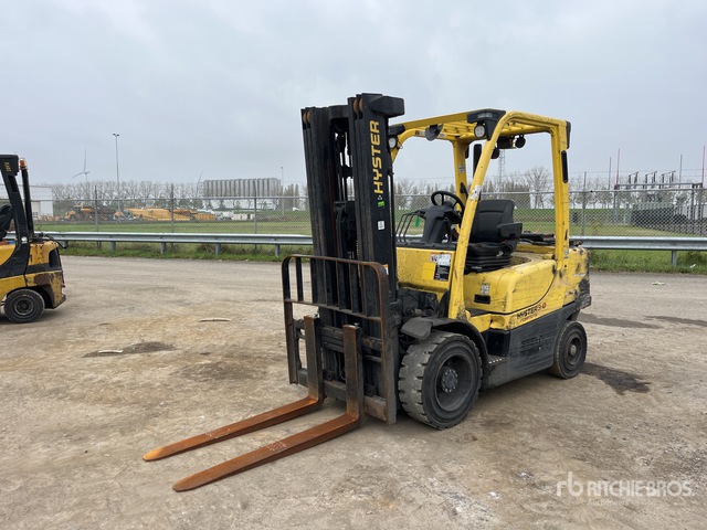 2018 Hyster H3.0FT 2810 kg Pneumatic Tire Forklift | Ritchie Bros ...