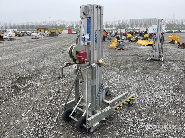 2013 Bocker LMX500 Material Hoist | Ritchie Bros. Auctioneers