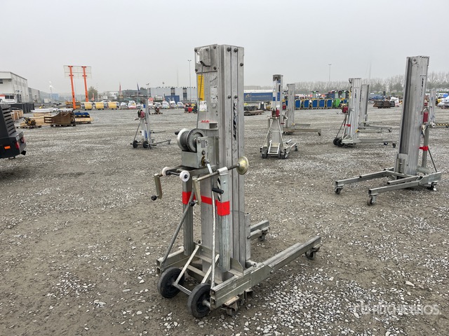 2008 Bocker LMX500 Material Hoist | Ritchie Bros. Auctioneers