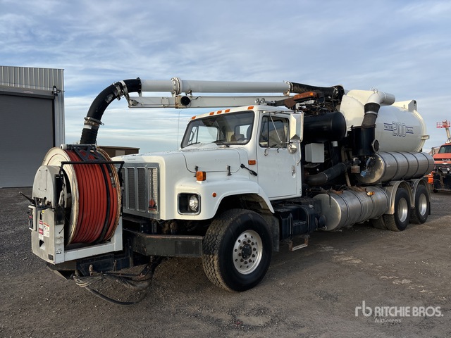 Vactor 2100 on 2000 International 2674 6x4 Vacuum Excavator Truck ...