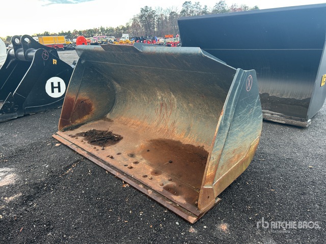 2018 Hyundai HL960 Wheel Loader Bucket | Ritchie Bros. Auctioneers