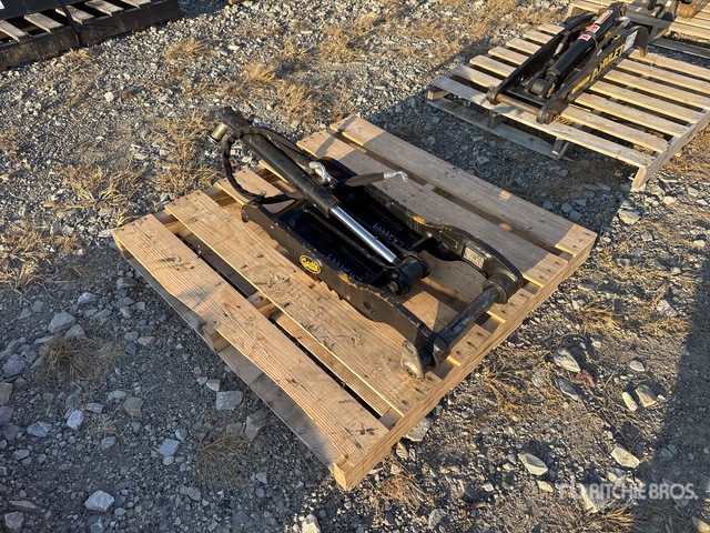 2024 Geith R35 Excavator Thumb | Ritchie Bros. Auctioneers