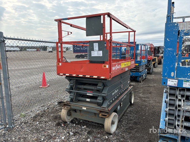 2016 Skyjack SJIII 4632 Electric Scissor Lift | Ritchie Bros. Auctioneers
