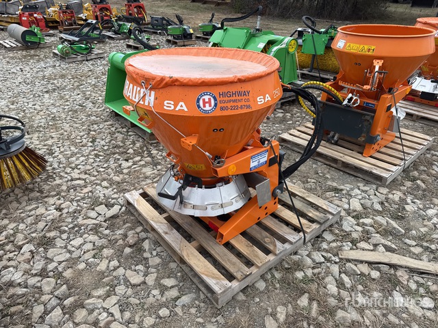 2023 Avant Tecno Wheel Loader Salt Spreader | Ritchie Bros. Auctioneers