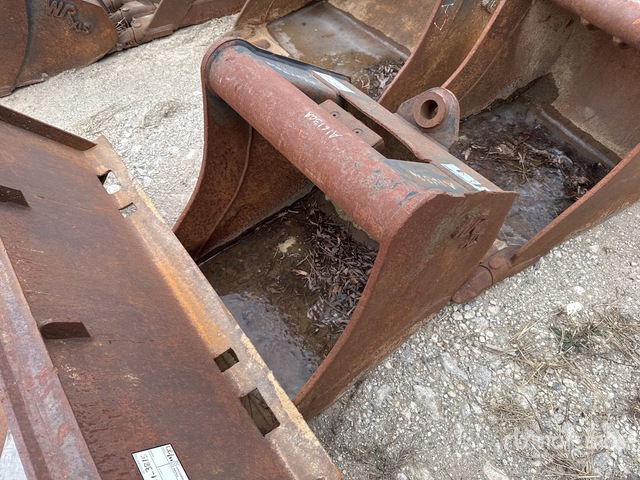 2016 Woods Equipment 22 in Excavator Bucket | Ritchie Bros. Auctioneers