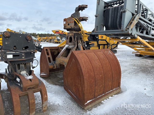 2018 Bateman MHL370 Clamshell Grapple | Ritchie Bros. Auctioneers