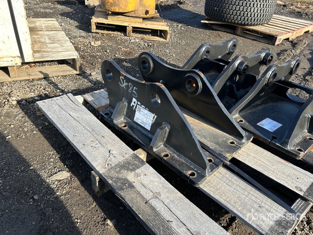2023 Sandvik SK85CS Mounting Bracket | Ritchie Bros. Auctioneers