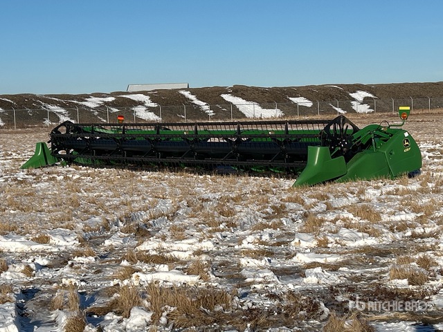 2011 John Deere 635F 35 ft Flex Combine Header | Ritchie Bros. Auctioneers