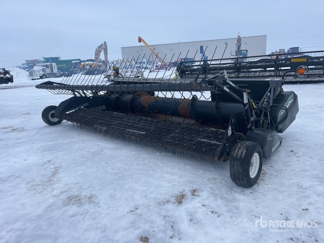 2008 MacDon PW7 15 ft Combine Pickup Header | Ritchie Bros. Auctioneers