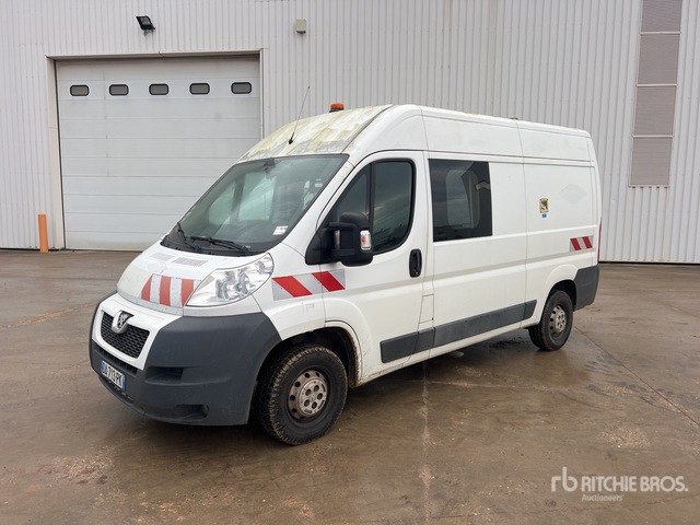 2013 Peugeot Boxer 2.2 HDI 110 335 L2H2 CAB Vehicule Utilitaire Cargo ...