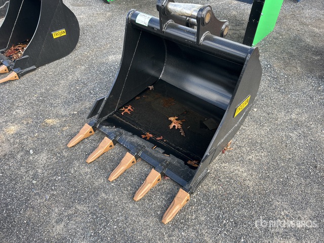 Trojan 80CL 30 in Digging Excavator Bucket - Fits 50 mm (Unused ...