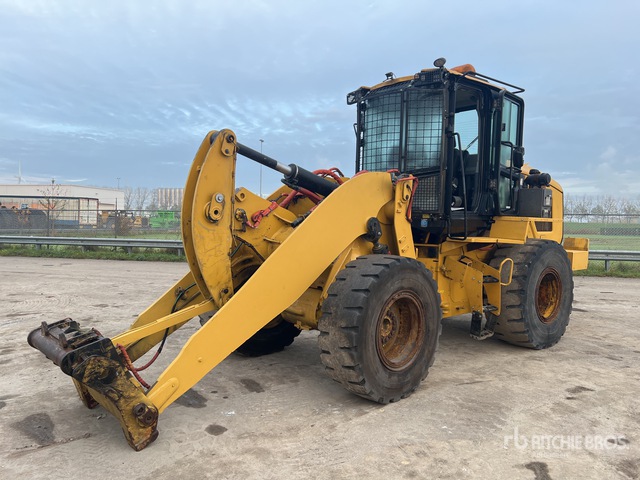 2019 Cat 930M High Lift Wheel Loader | Ritchie Bros. Auctioneers