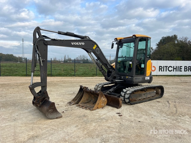 2019 Volvo ECR50D Mini-Pelle Mini Excavator | Ritchie Bros. Auctioneers