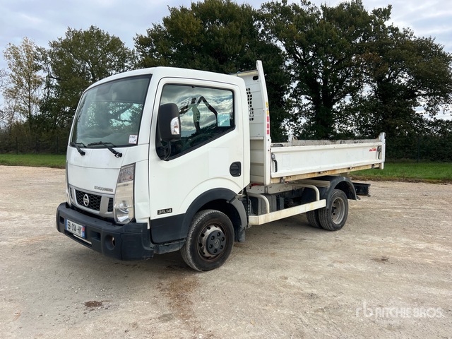2016 Nissan NT400 Camion Benne Camión volquete | Ritchie Bros. Auctioneers