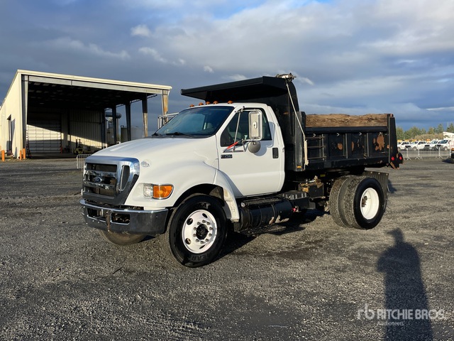 2012 Ford F-750 4x2 Camion à benne essieu simple | Ritchie Bros ...