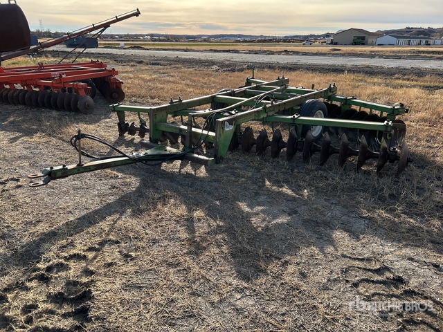 John Deere 15 ft Disc Harrow | Ritchie Bros. Auctioneers