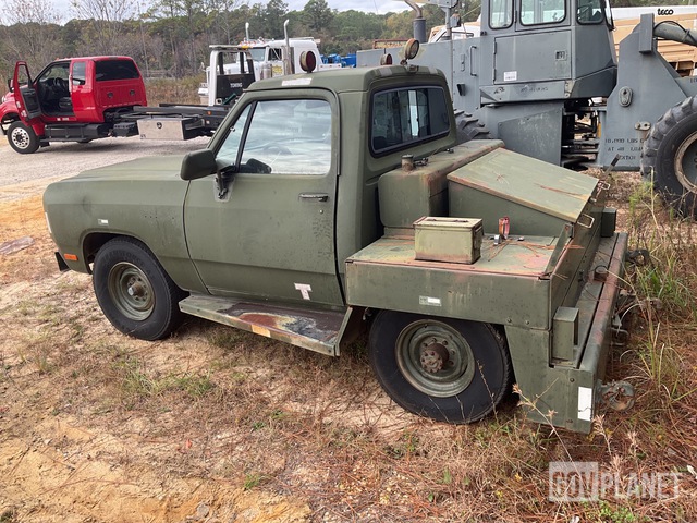 Surplus 1990 Dodge D-Series Aircraft Pushback Tractor in Fayetteville ...