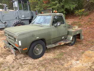 Surplus 1990 Dodge D-Series Aircraft Pushback Tractor in Fayetteville ...
