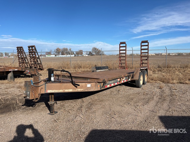 1999 Towmaster 20 ft T/A Equipment Trailer | Ritchie Bros. Auctioneers
