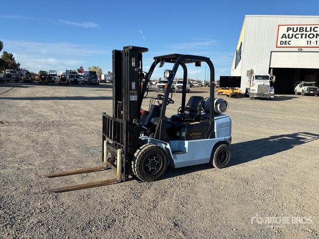 2017 Utilev UT25P 4800 lb Pneumatic Tire Forklift | Ritchie Bros ...