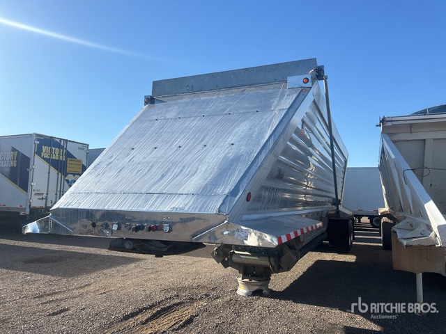 2007 Travis S/102 38 ft T/A Aluminum Belly Dump Trailer | Ritchie Bros ...