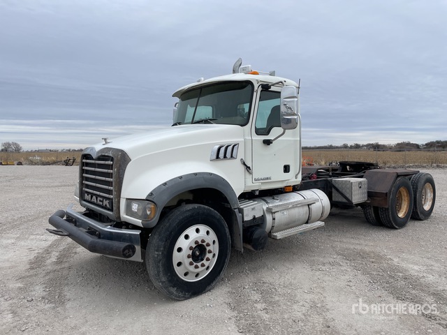 2009 Mack GU713 6x4 Tracteur Routier | Ritchie Bros. Auctioneers