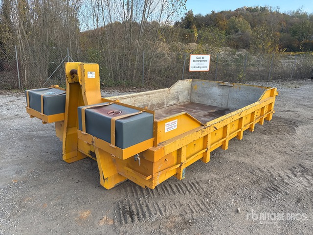 4 m Benne Ampliroll Roll-Off Container | Ritchie Bros. Auctioneers